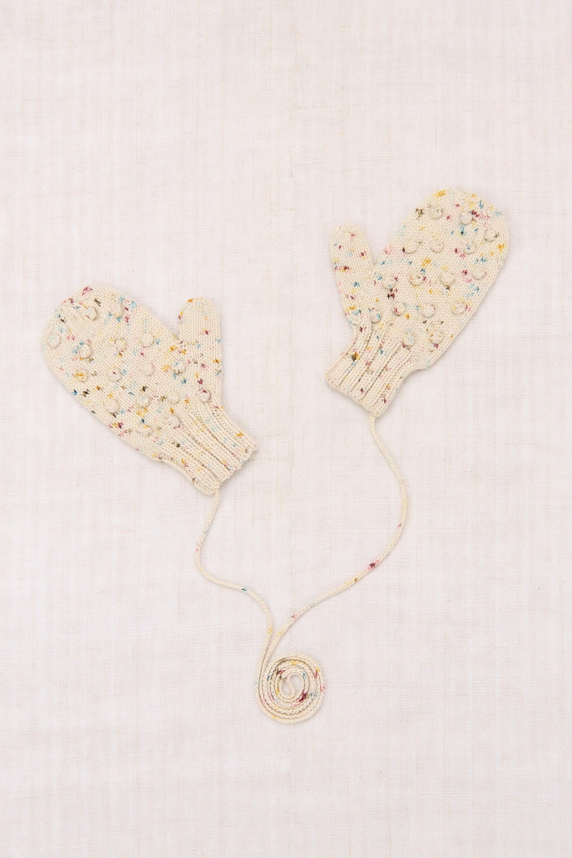 Popcorn Mittens – Misha & Puff